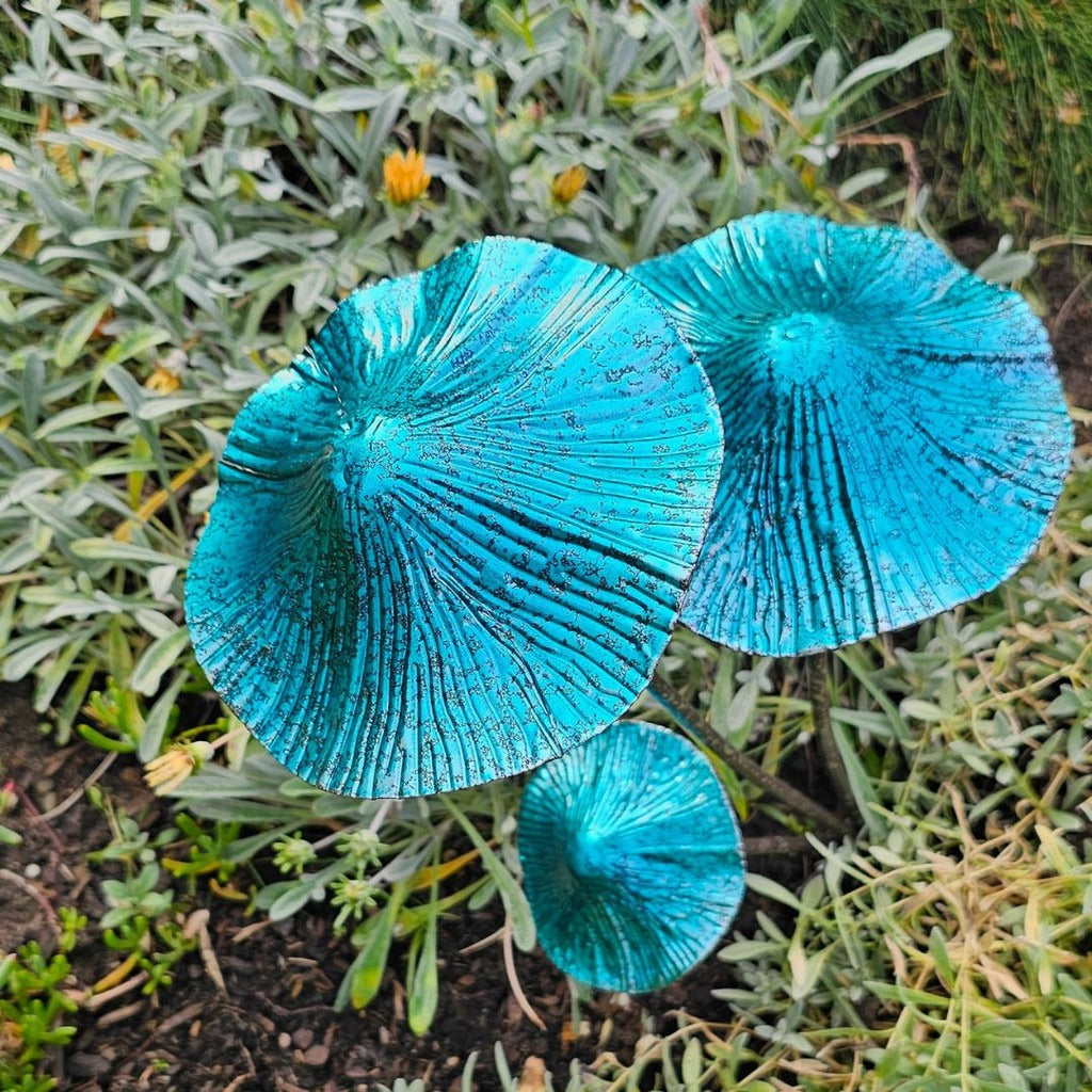 Triple Mushroom Garden Stake - Blue Metal - 46cm | Alley Cat Trading
